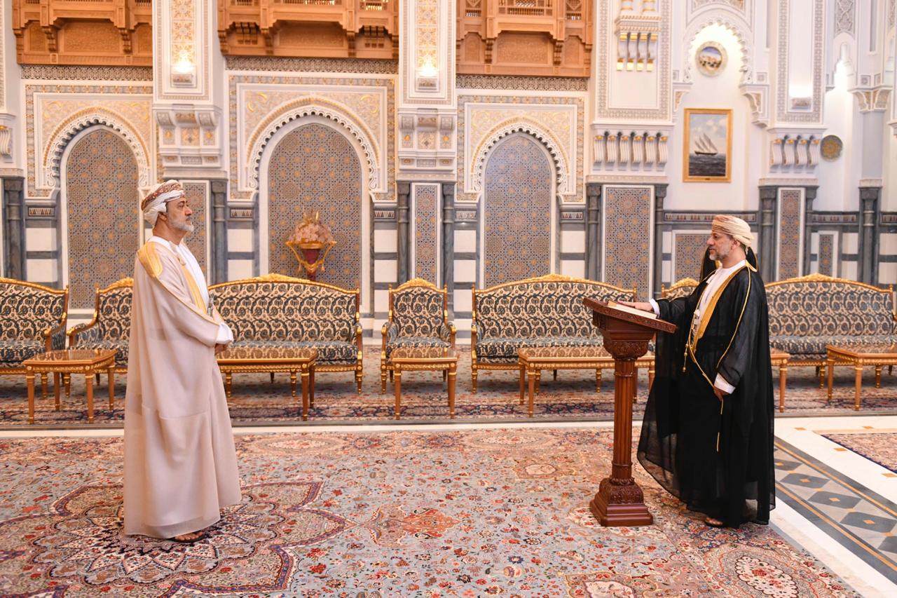 OIA Chairman Al Murshidi takes oath before His Majesty Sultan Haitham ...
