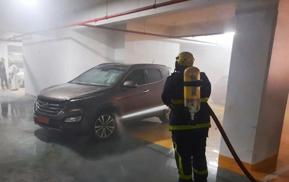 Firefighting teams tackle vehicle fire in Oman - The Arabian Stories News