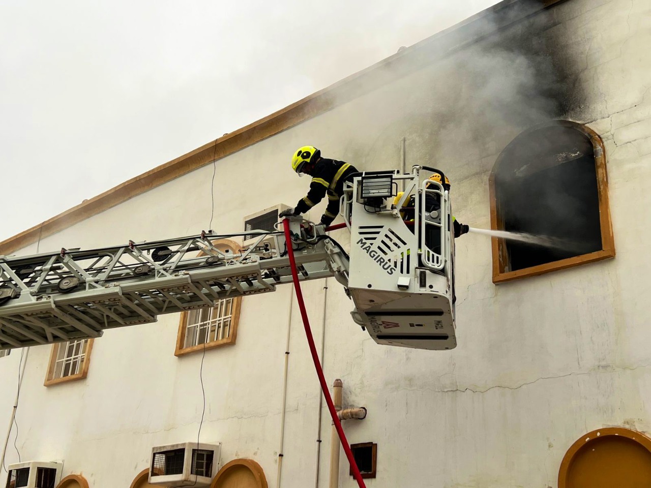 Five people rescued from a house fire in Oman - The Arabian Stories News