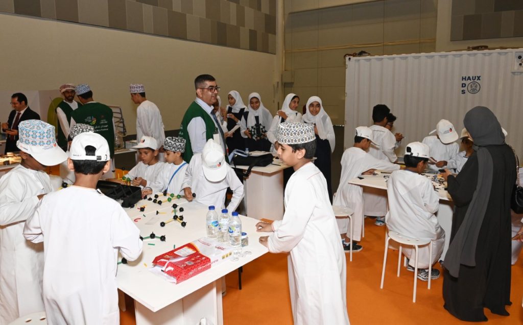School kids, elders throng 1st day of Oman Science Festival - The ...
