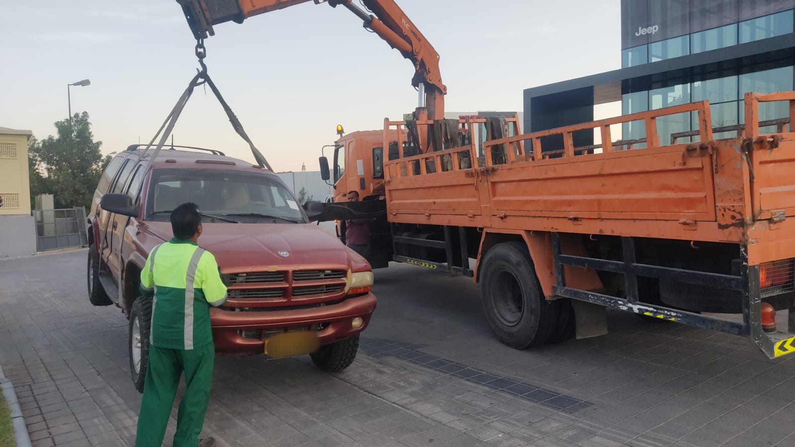 Muscat Municipality tows away abandoned vehicles - The Arabian Stories News