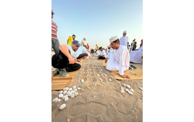 Al Hawalis : Snapshot of a traditional Omani game - The Arabian Stories ...