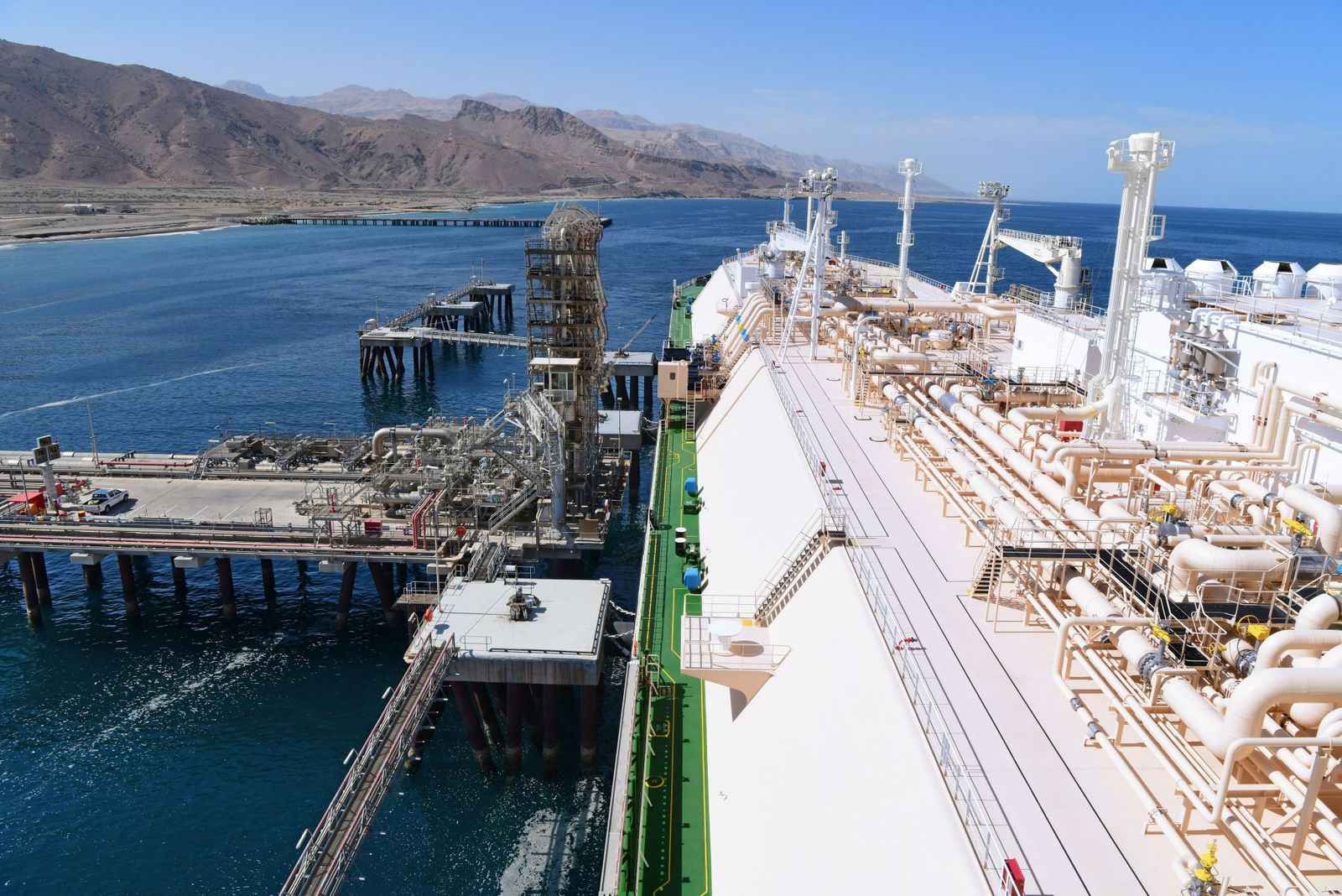 Oman’s crude oil production rises over 10% - The Arabian Stories News