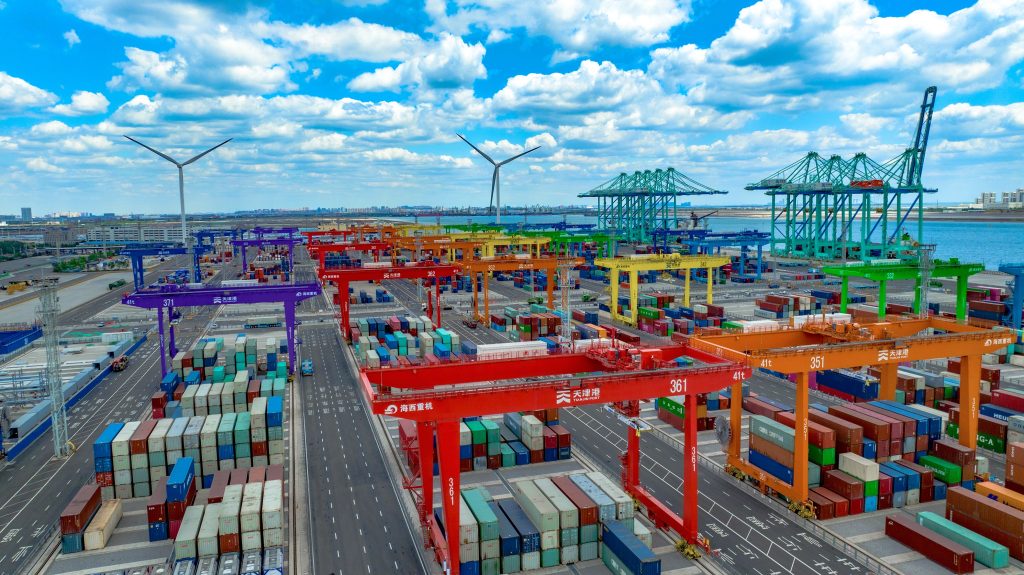 Huawei and Tianjin Port jointly built a driverless, zero-carbon ...