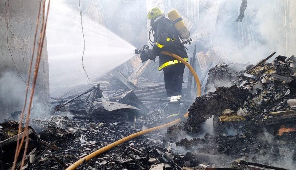 Fire breaks out in commercial store in Salalah, no injuries reported ...