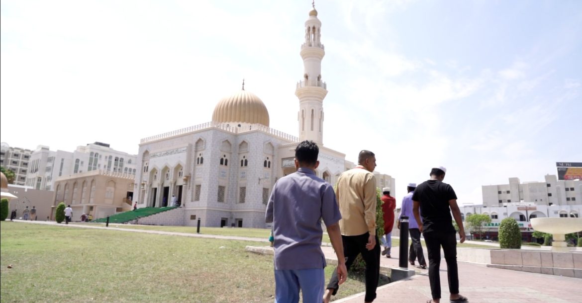 People offer prayers on the first Friday of Ramadan in Oman - The ...