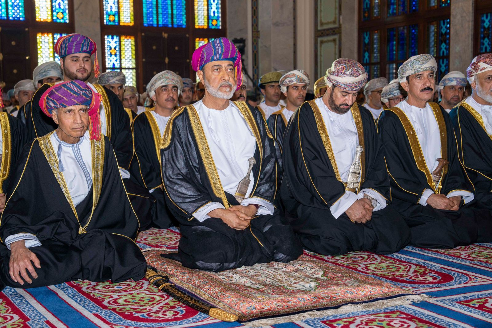 His Majesty leads Eid Al Fitr prayers in Oman - The Arabian Stories News