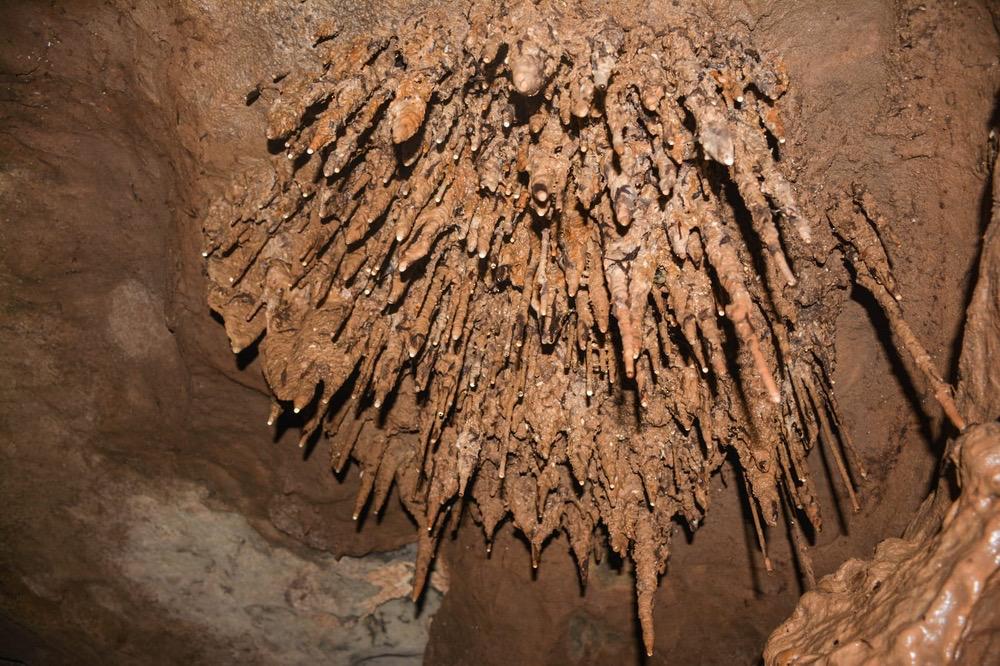 Oman Tourism: Explore the "Birkat Al-Sharaf Cave" in Jabal Hatt - The ...