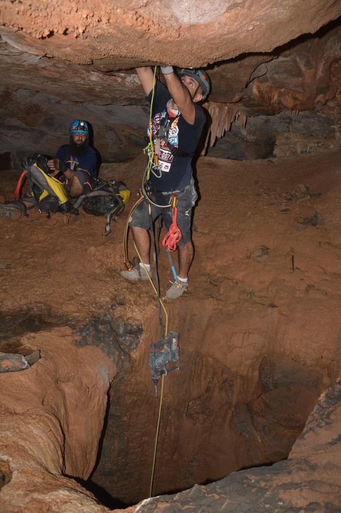 Oman Tourism: Explore the "Birkat Al-Sharaf Cave" in Jabal Hatt - The ...