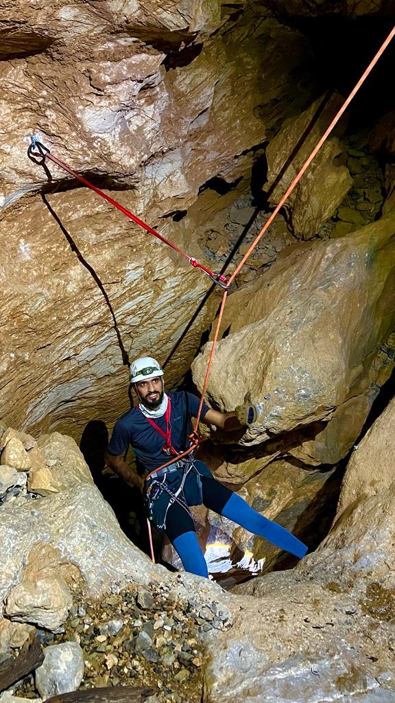 Oman Tourism: Explore the "Birkat Al-Sharaf Cave" in Jabal Hatt - The ...