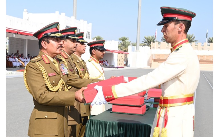Royal Army of Oman honours graduates with diplomas in Military Sciences ...
