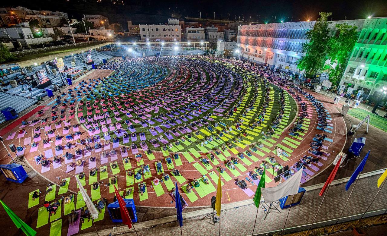 Indian Embassy in Oman hosts mega yoga demonstration to celebrate ...