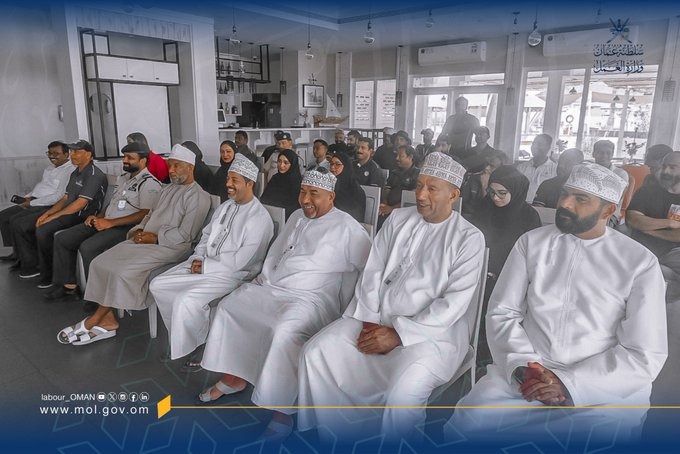 Oman's Ministry of Labour conducts a field and awareness visit for ...