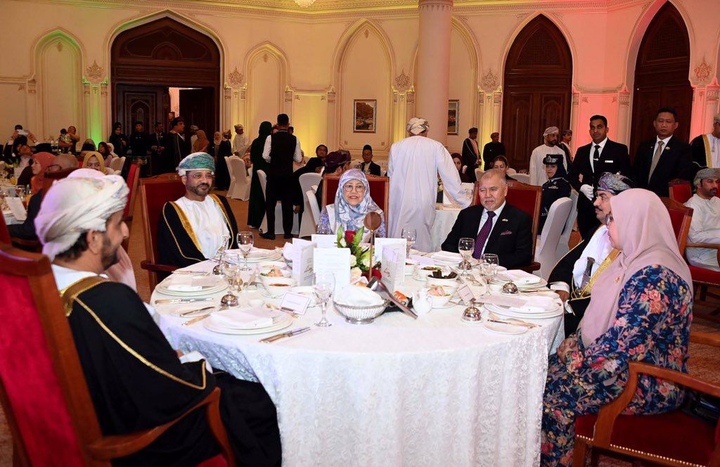 Oman, Brunei celebrate 40 years of diplomatic ties - The Arabian ...