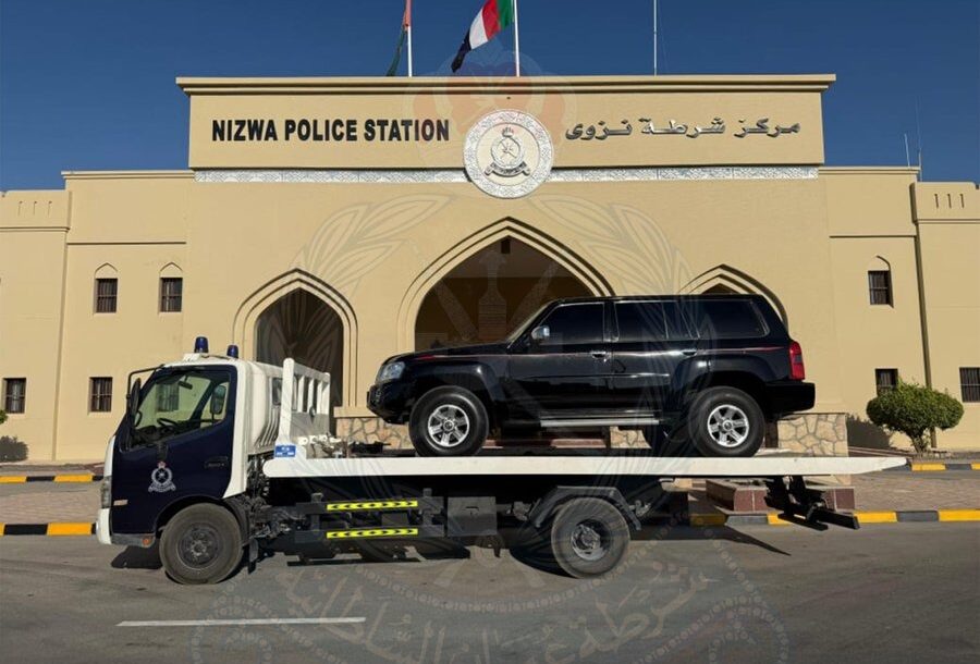 Royal Oman Police arrests driver for dangerous vehicle parade - The ...