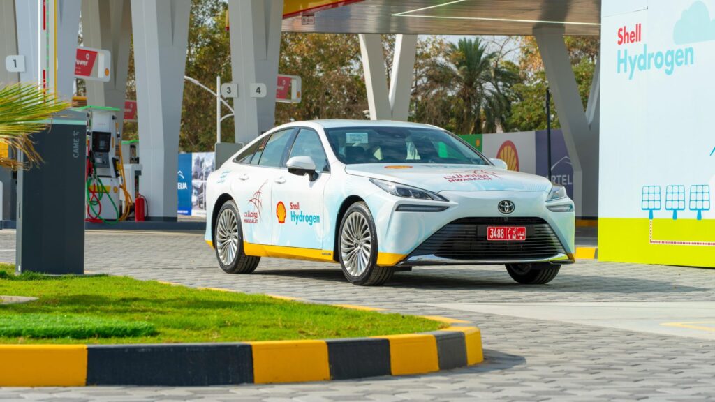 Mwasalat rolls out 15 hydrogen-powered vehicles as Oman launches first ...