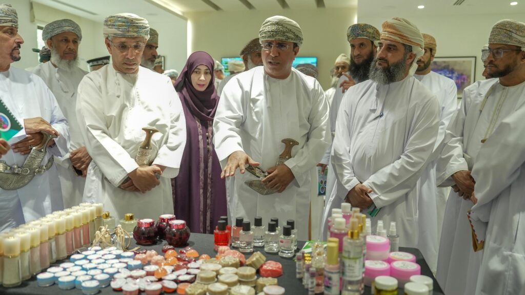 Agriculture ministry distributes supplies to boost Oman’s rose harvest ...