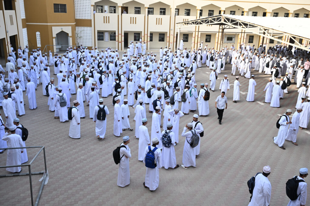 Oman welcomes over 850,000 students as new school year begins - The ...