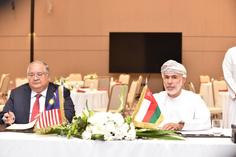 Oman and Malaysia sign strategic cooperation programme to boost capital ...