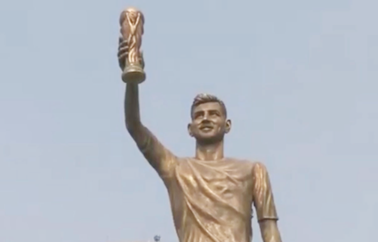Lionel Messi virtually unveils his 70-foot statue at Lake Town in ...