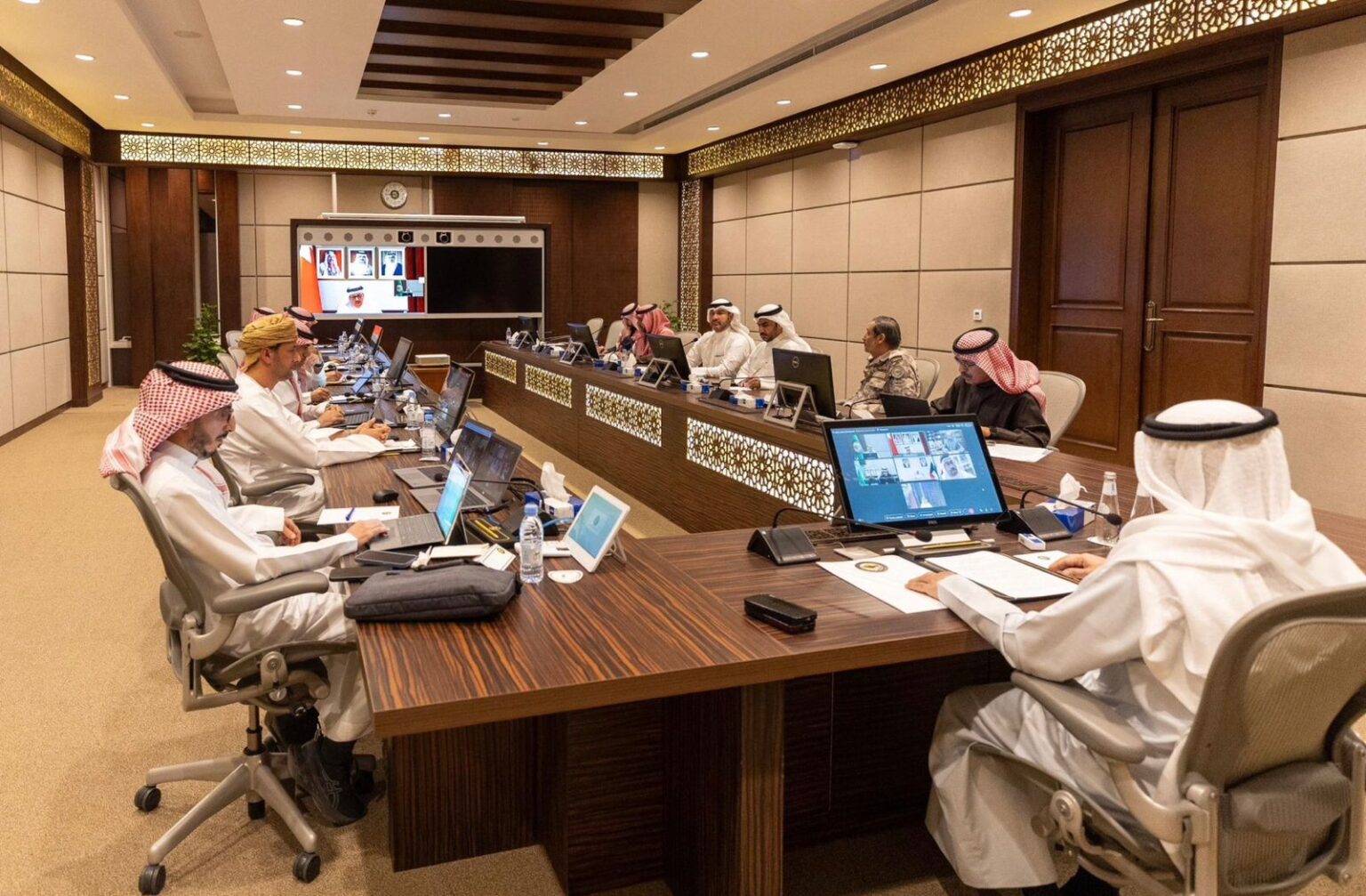 Oman participates in 50th GCC Ministerial Council Meeting, calls for ...